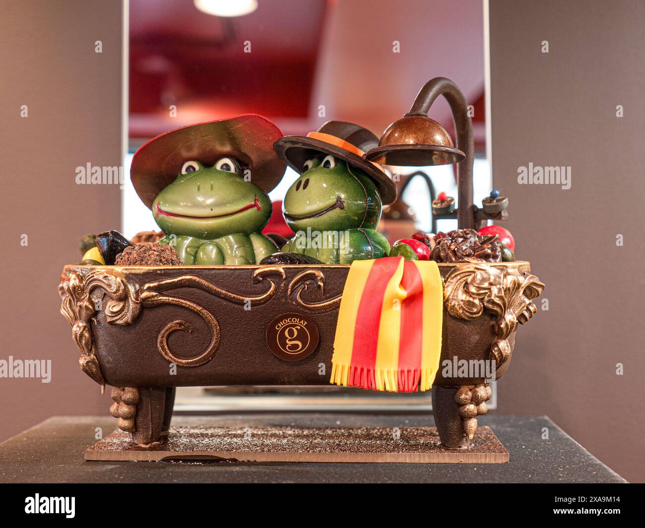 Artisan chocolate figures frogs kitsch hi-res stock photography and ...