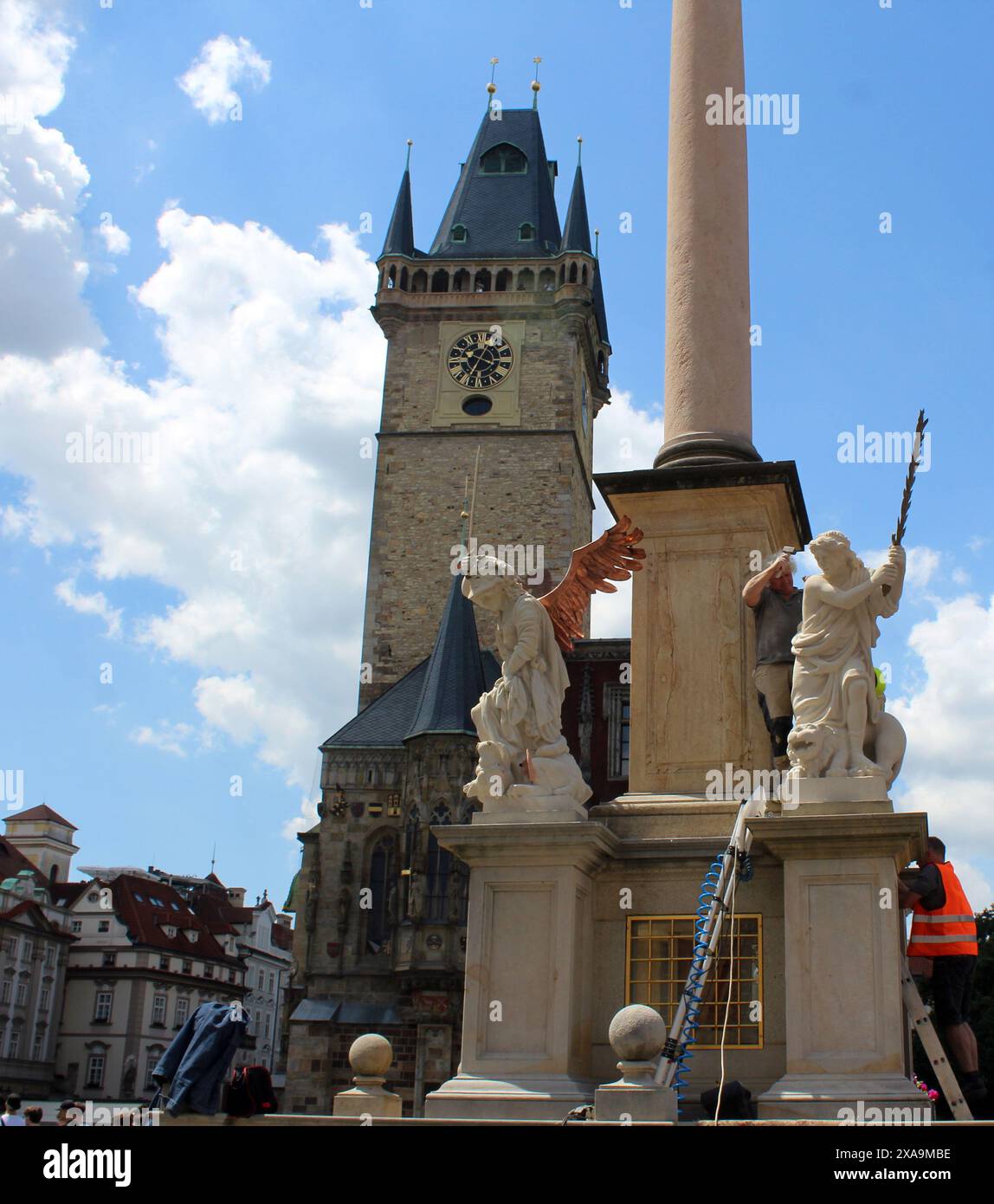 Installation of imitation statues of Angels from the 17th-century on ...