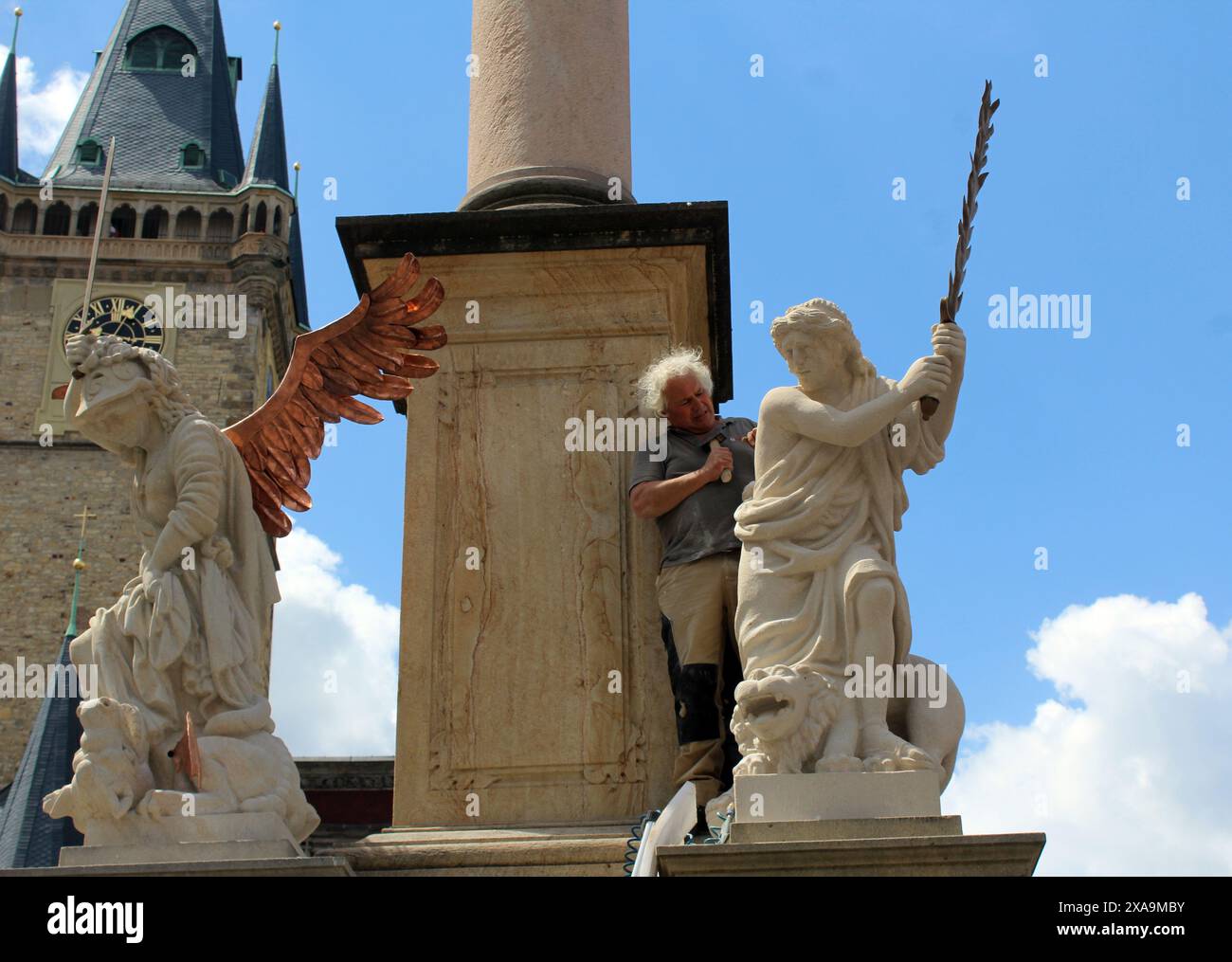 Installation of imitation statues of Angels from the 17th-century on ...