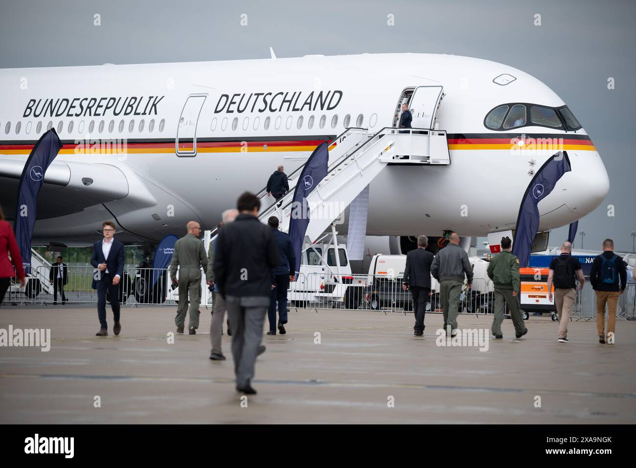 05 June 2024, Brandenburg, Schönefeld: The final A350 government aircraft for the German Armed ...