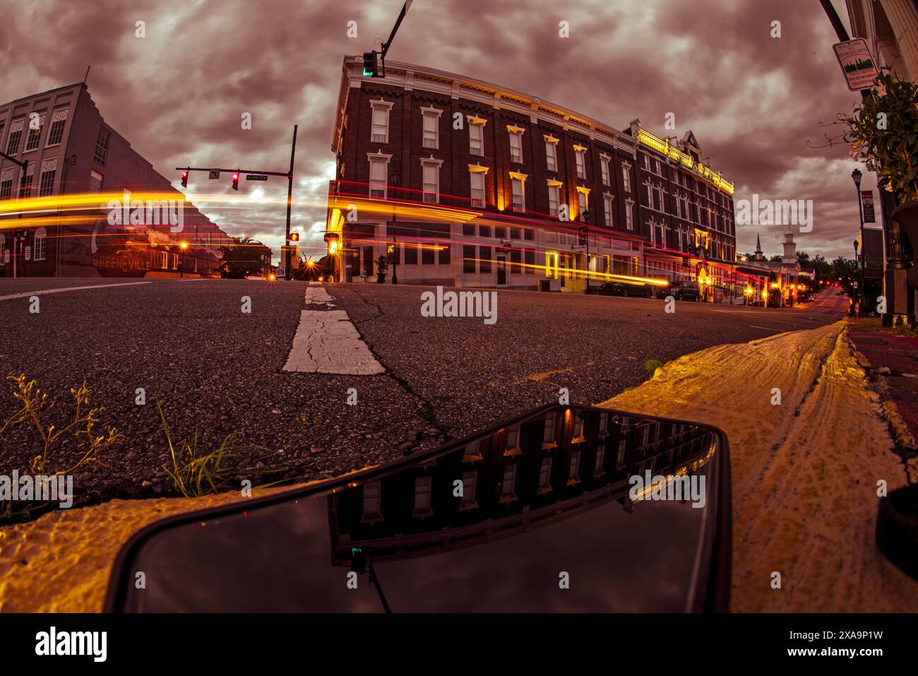Street corner night hi-res stock photography and images - Alamy