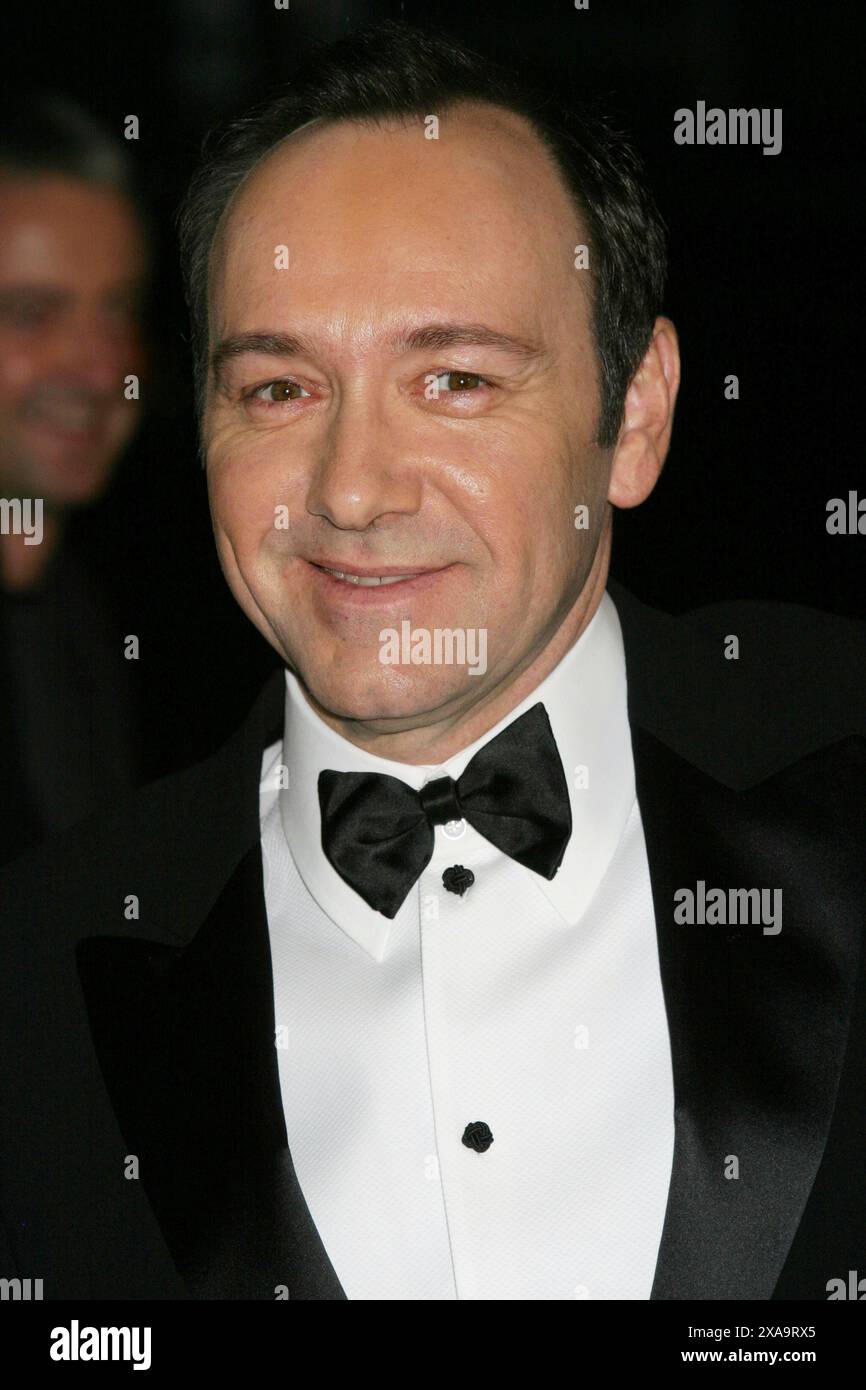 Kevin Spacey attends the premiere of "Beyond the Sea" at the Ziegfeld ...