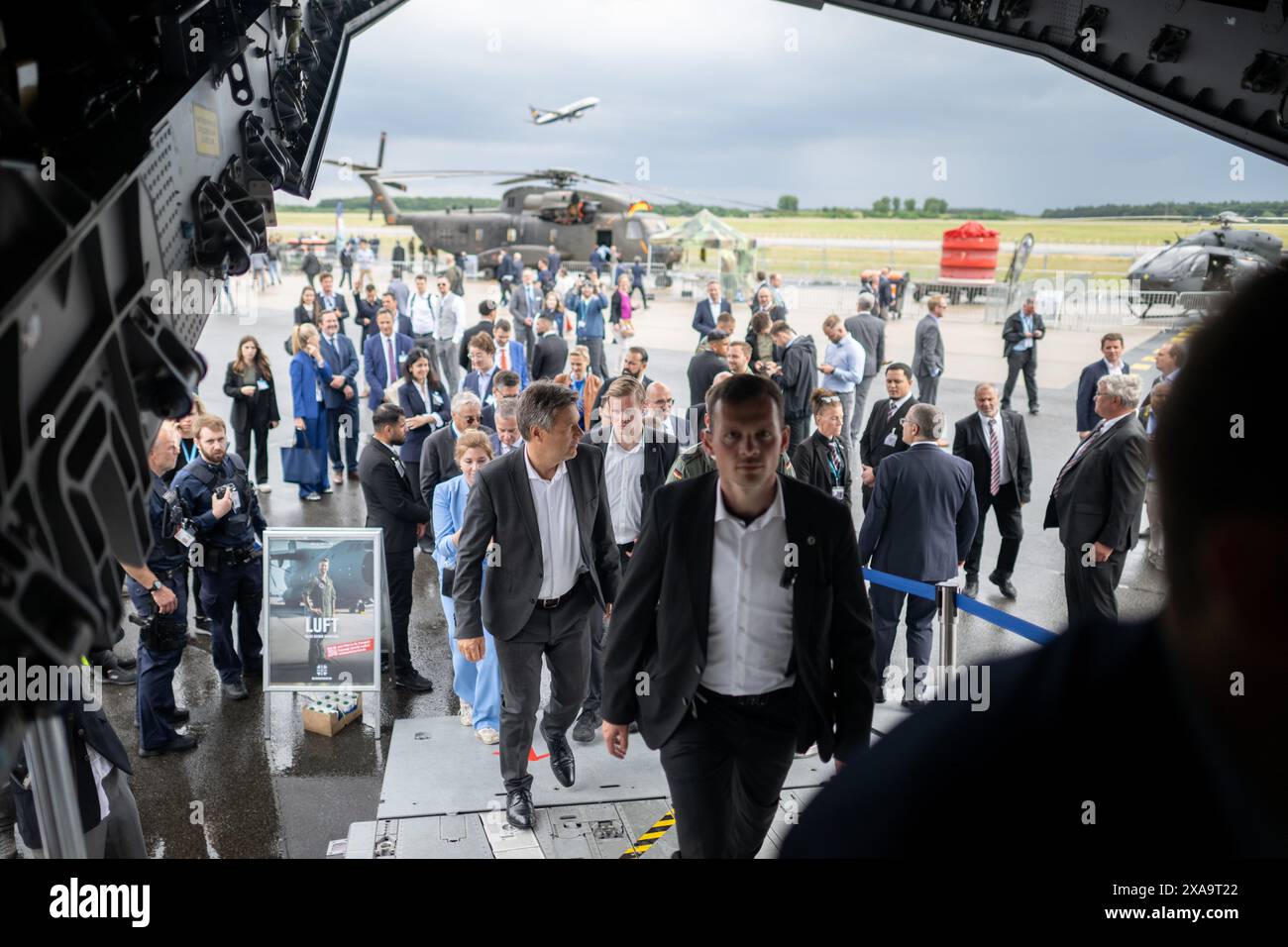 05 June 2024, Brandenburg, Schönefeld: Robert Habeck (Alliance 90/The Greens, M), Federal ...