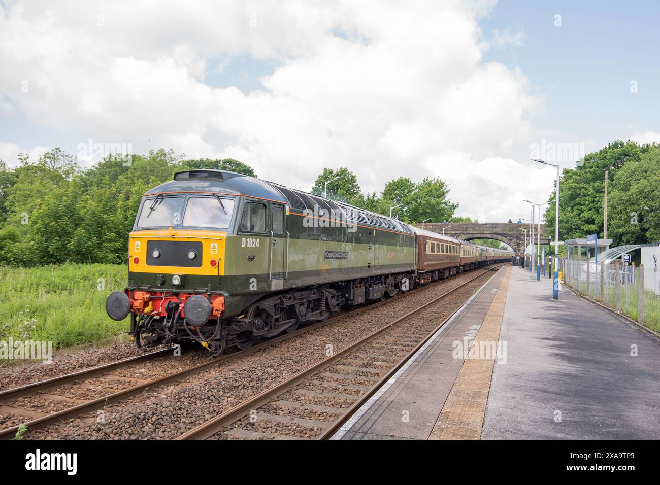 D1924, Crewe Diesel Depot, at rear of Fellsman 5th June 2024,Saphos ...