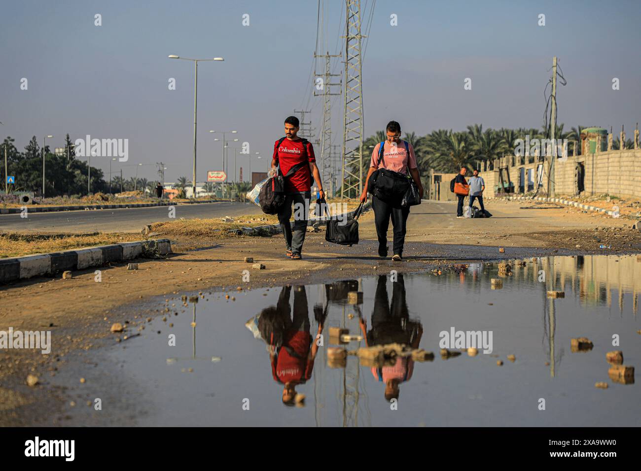 Gaza. 5th June, 2024. Displaced Palestinians flee from the Bureij and ...