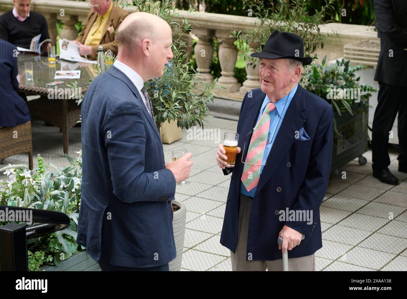 Harry Mount & Hugo Johnson at The Oldie Literary Lunch 04-06-24 Stock ...