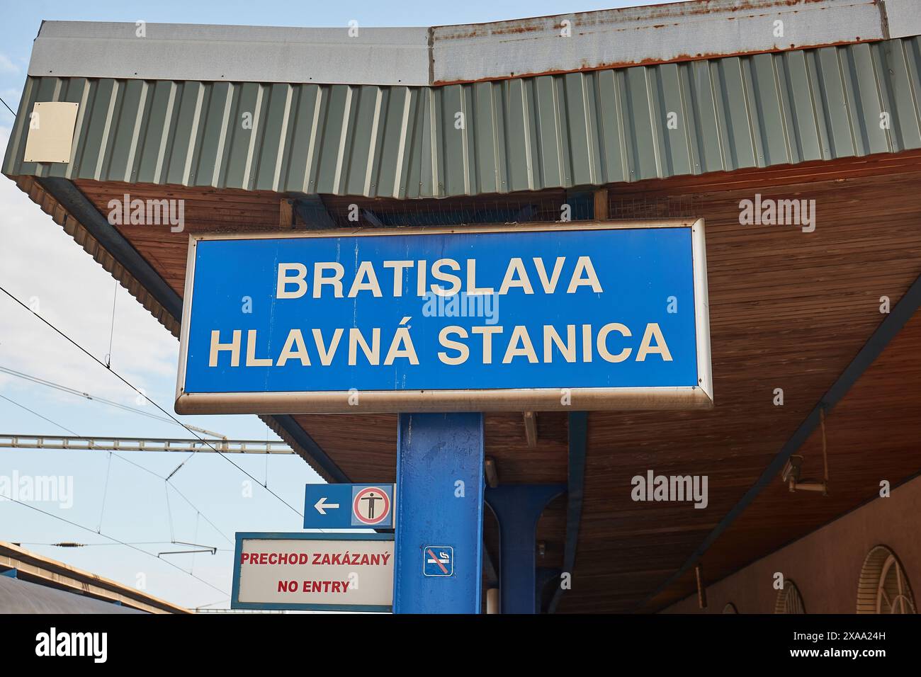 Main railway station of Bratislava Stock Photo - Alamy