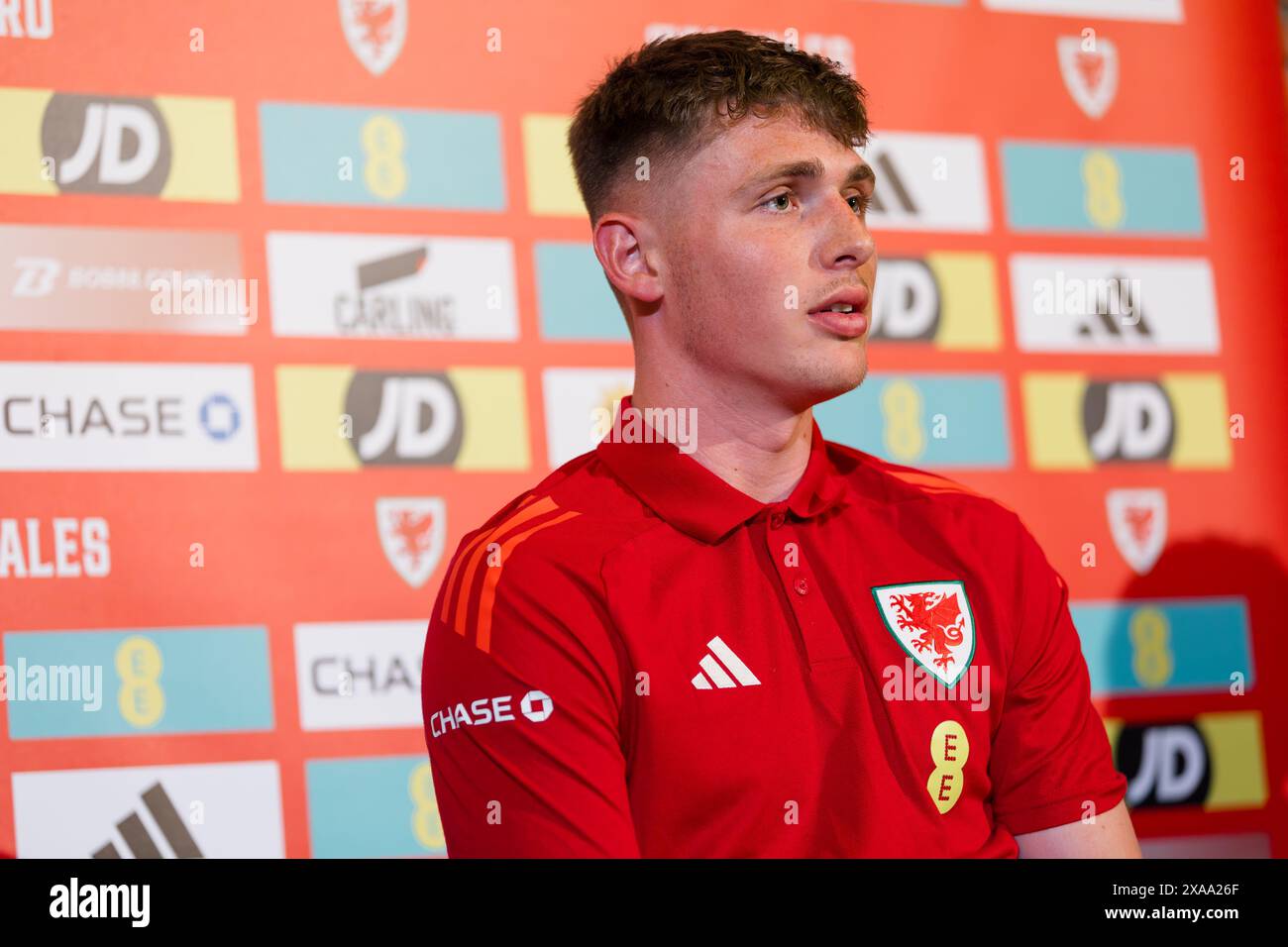LAGOS, PORTUGAL - 05 JUNE 2024: Wales' Fin Stevens during a press ...