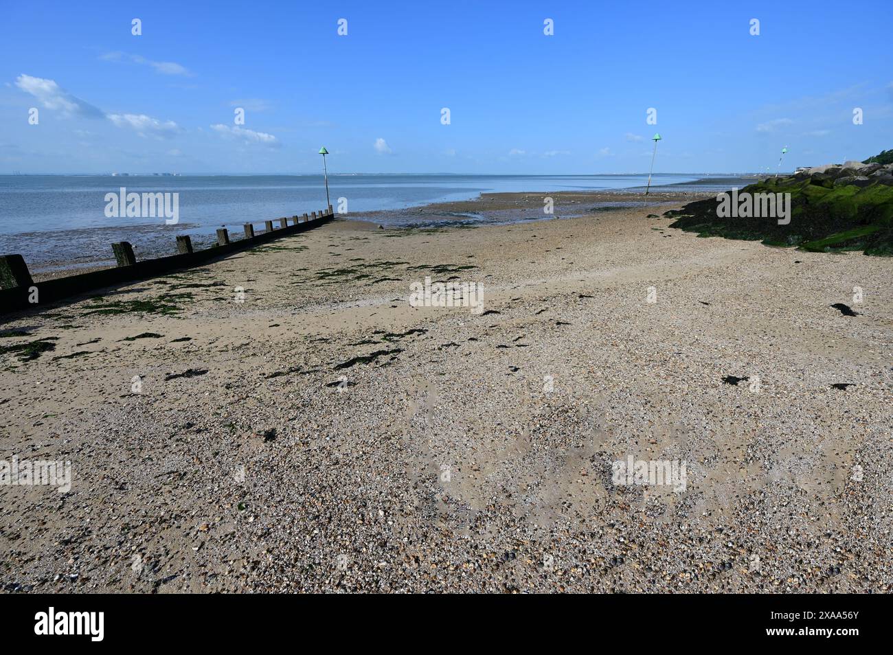 The tide is out at Southend on Sea Stock Photo - Alamy