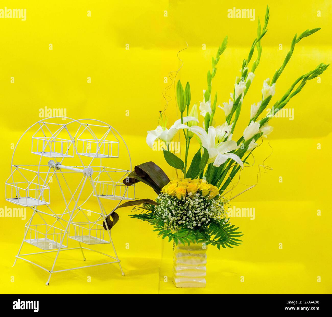 Structure of delicate flowers hi-res stock photography and images - Alamy