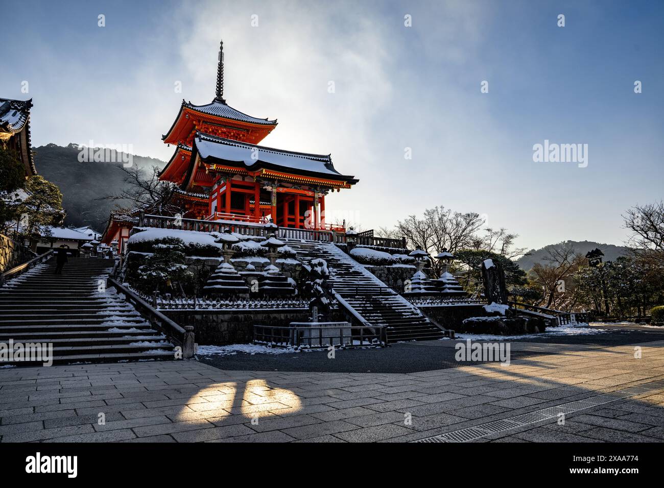 Early morning view of rare snow covered Kiyomizudera Buddhist Temple ...