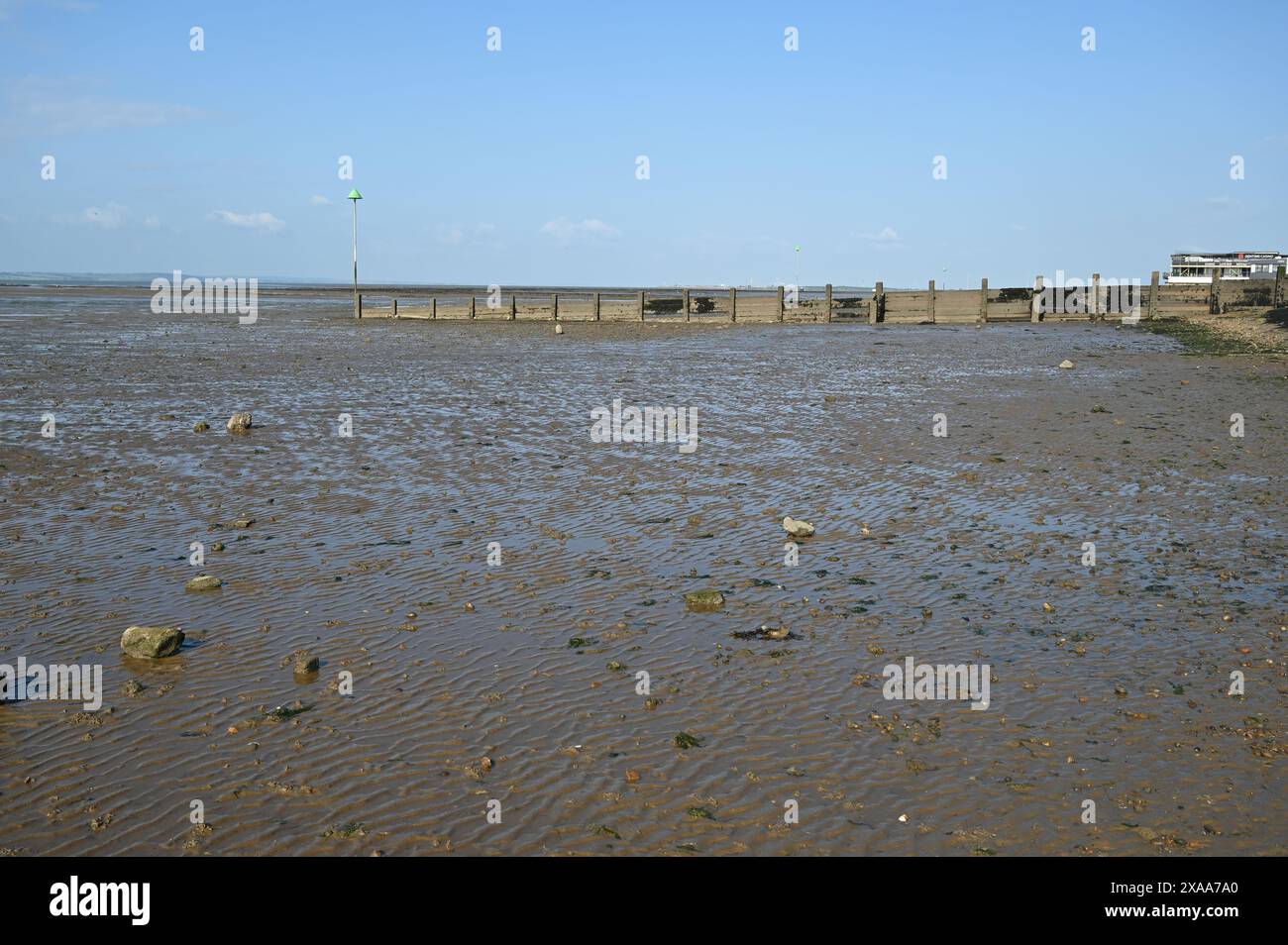 The tide is out at Southend on Sea Stock Photo - Alamy