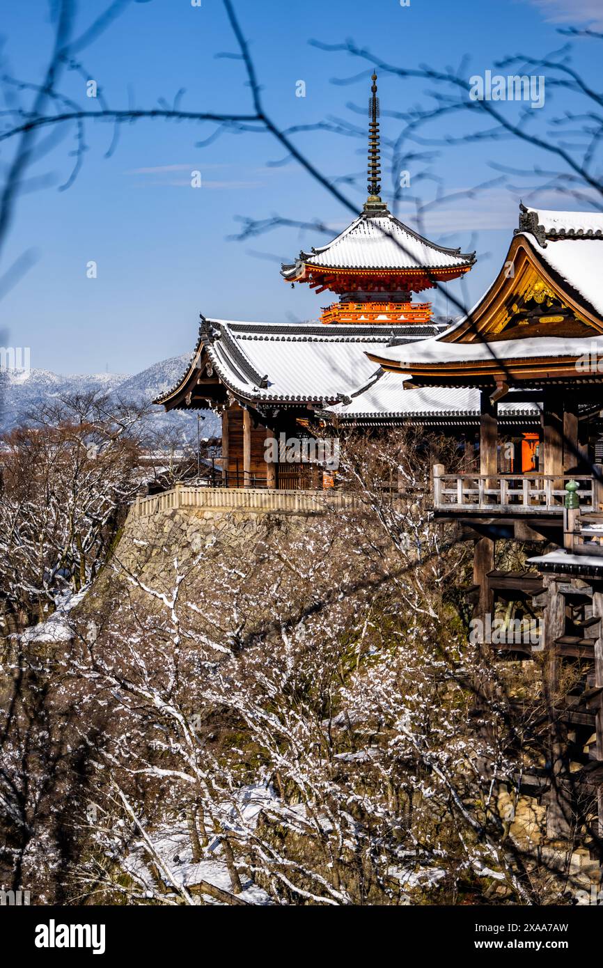 Early morning view of rare snow covered Kiyomizudera Buddhist Temple ...