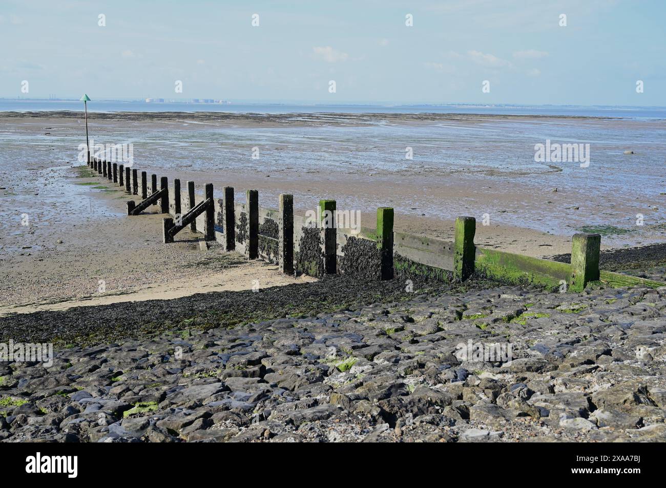 The tide is out at Southend on Sea Stock Photo - Alamy
