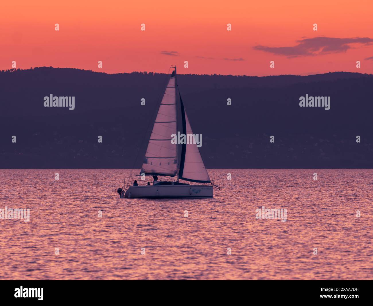 Sailboat in the horizon hi-res stock photography and images - Alamy