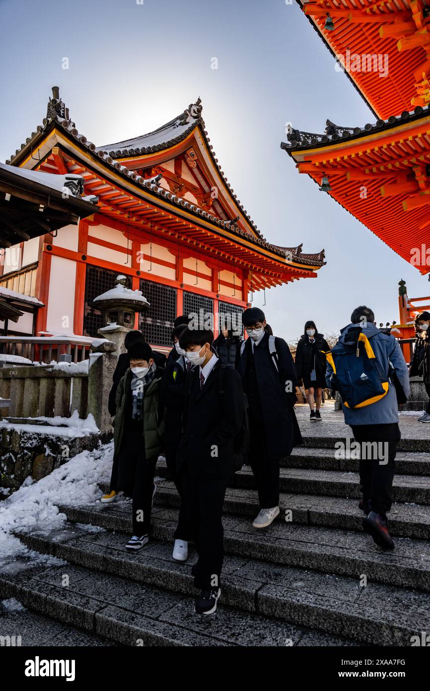 A View of Japanese people crowd at rare snow covered Kiyomizudera ...