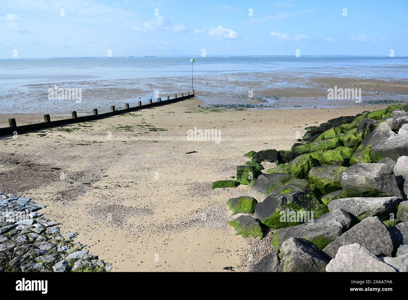 The tide is out at Southend on Sea Stock Photo - Alamy