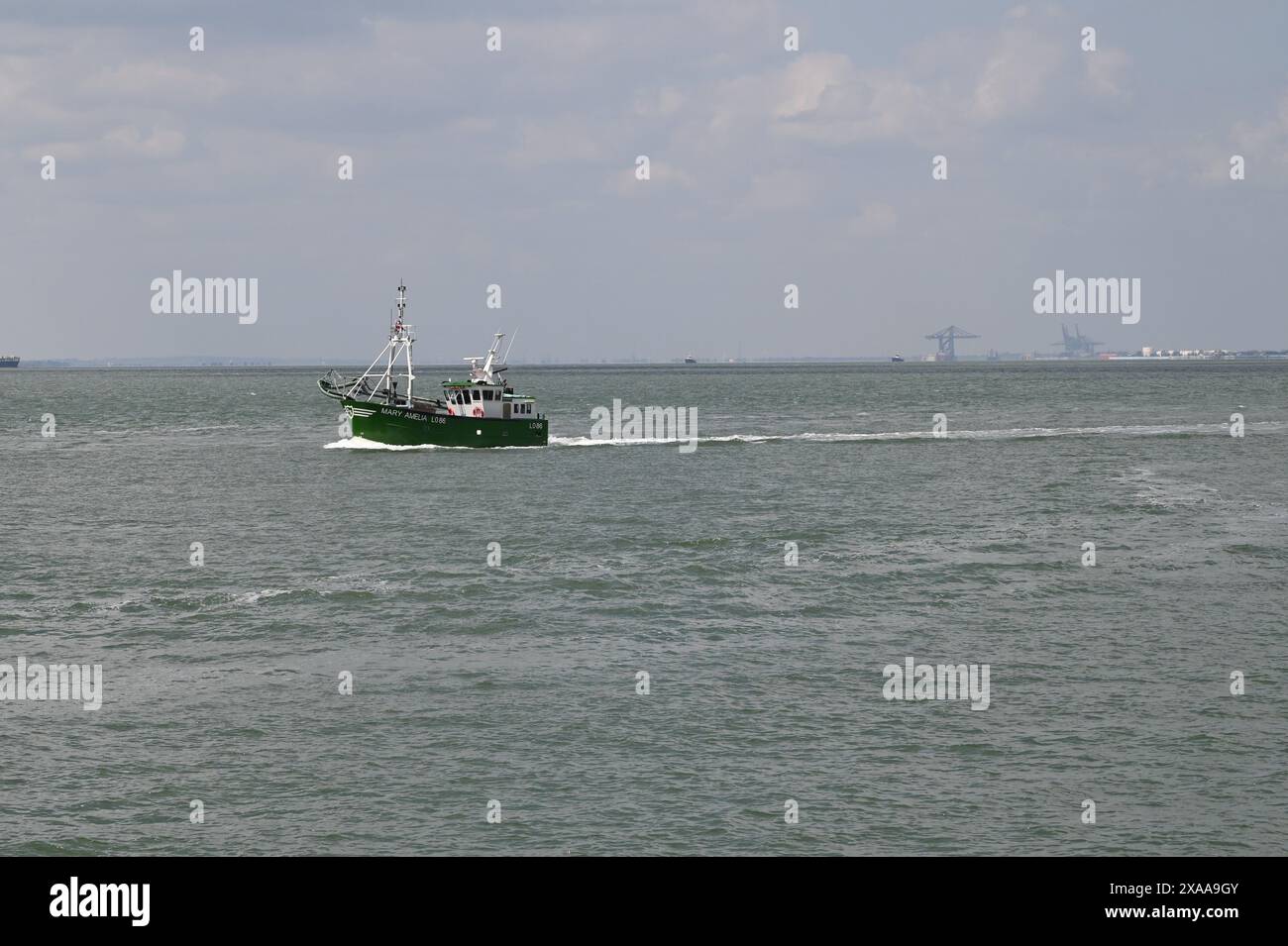 Fishing boat on the Thames Estuary at Southend-on-Sea Stock Photo - Alamy