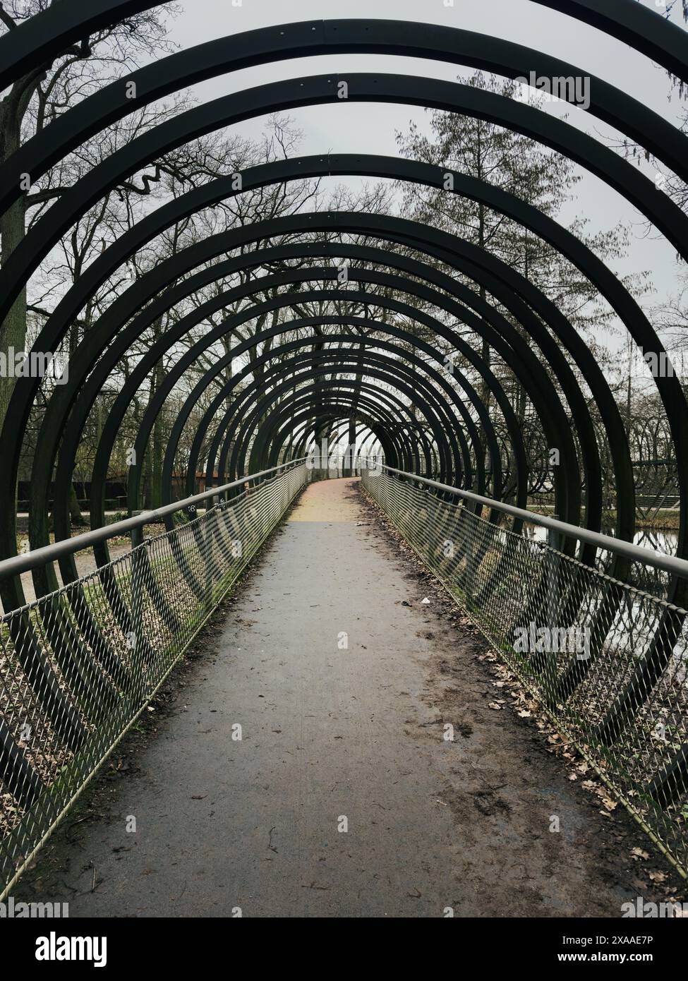 Arched bridge with walkway hi-res stock photography and images - Alamy