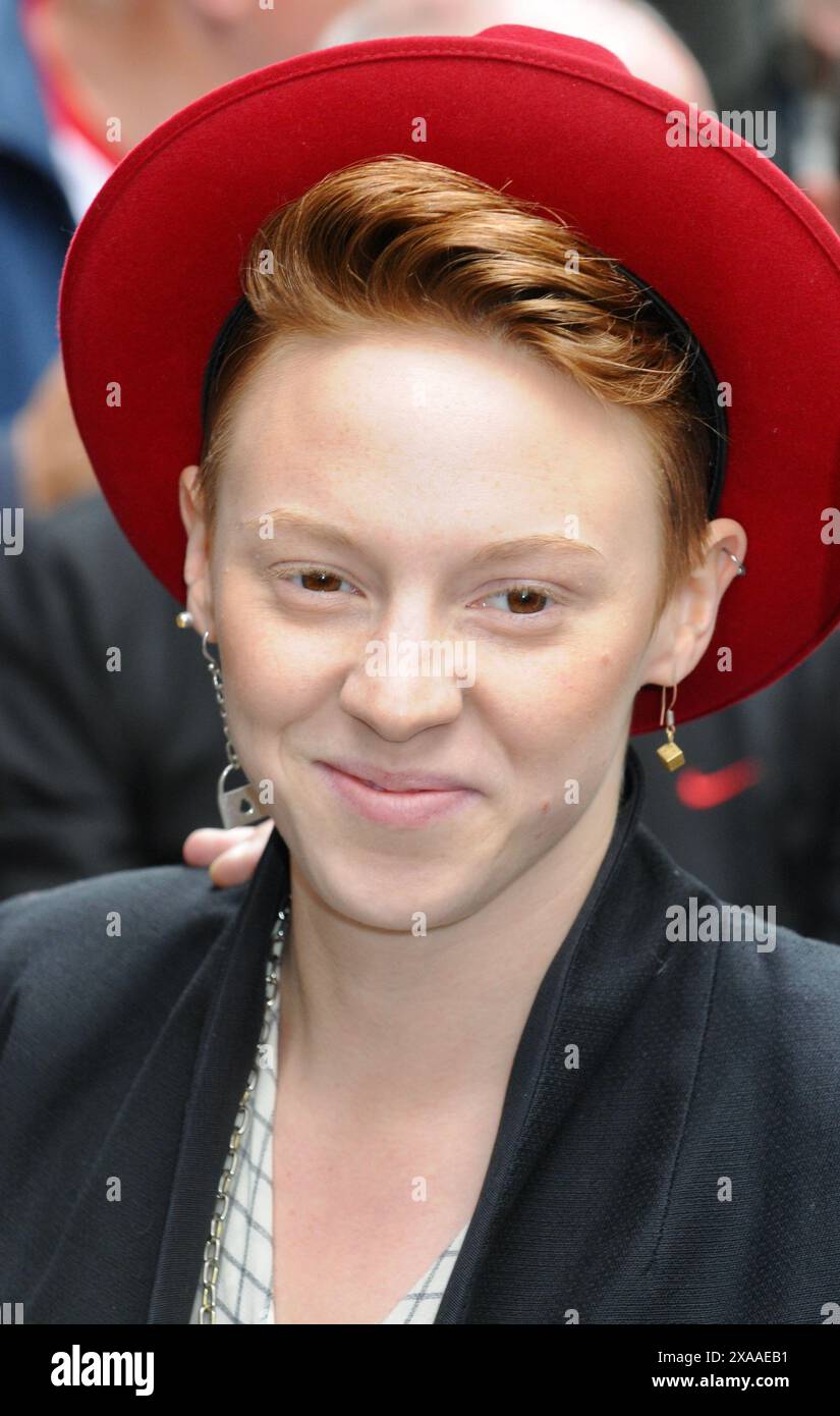 Elly jackson la roux ivor hi-res stock photography and images - Alamy