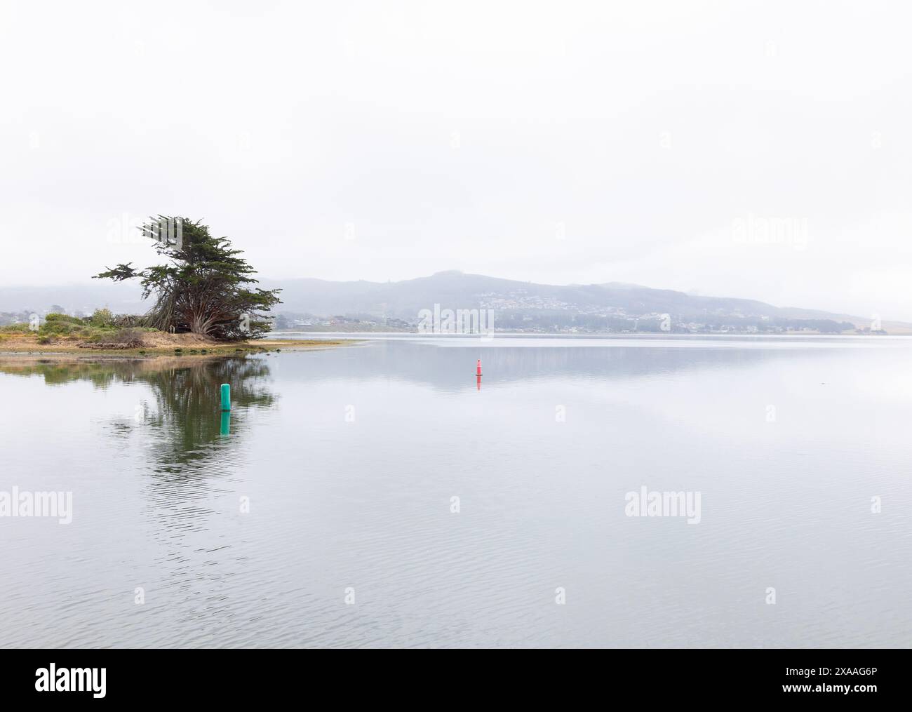 Calm water high tide hi-res stock photography and images - Alamy