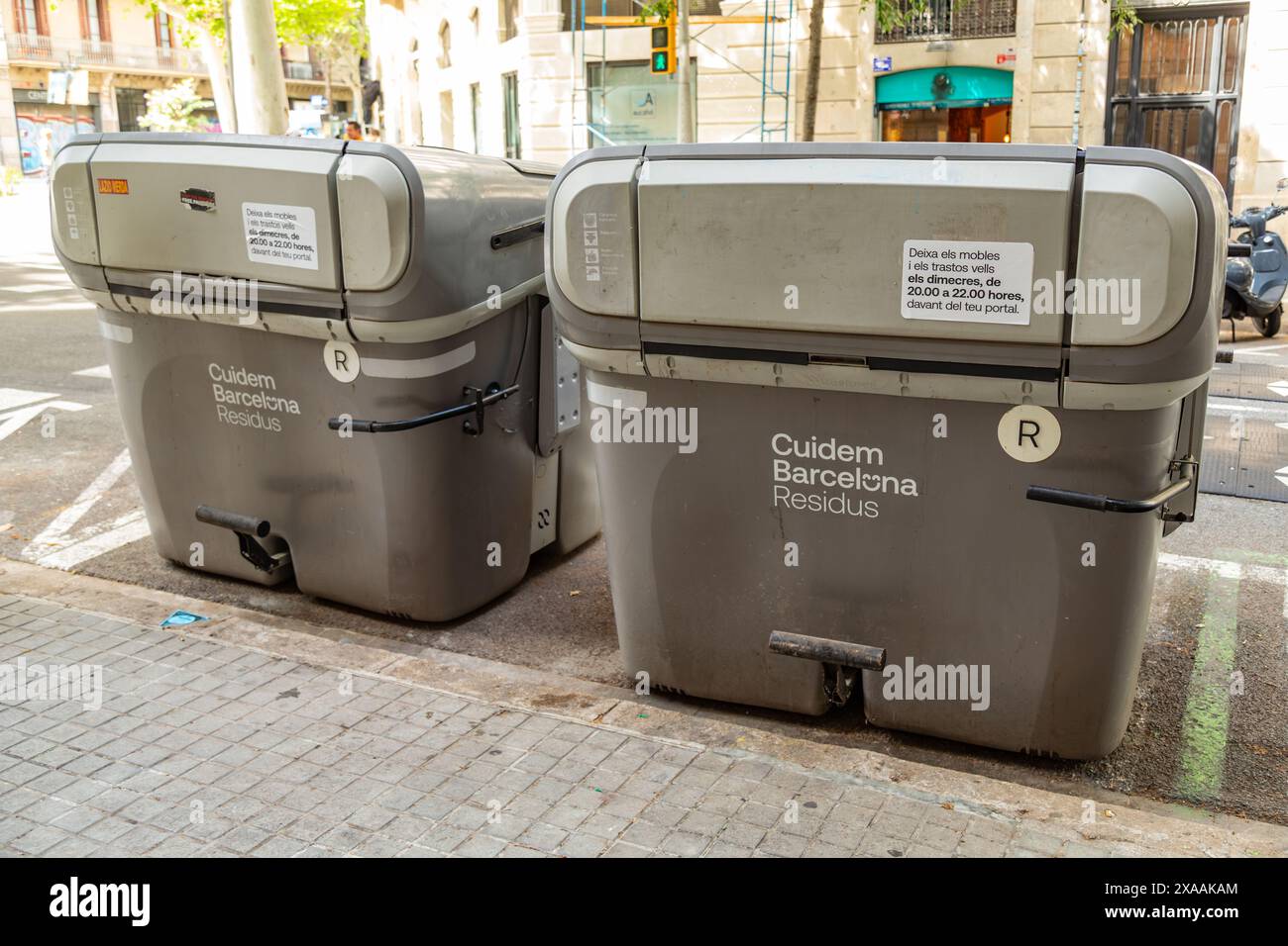 Large bins for domestic use hi-res stock photography and images - Alamy