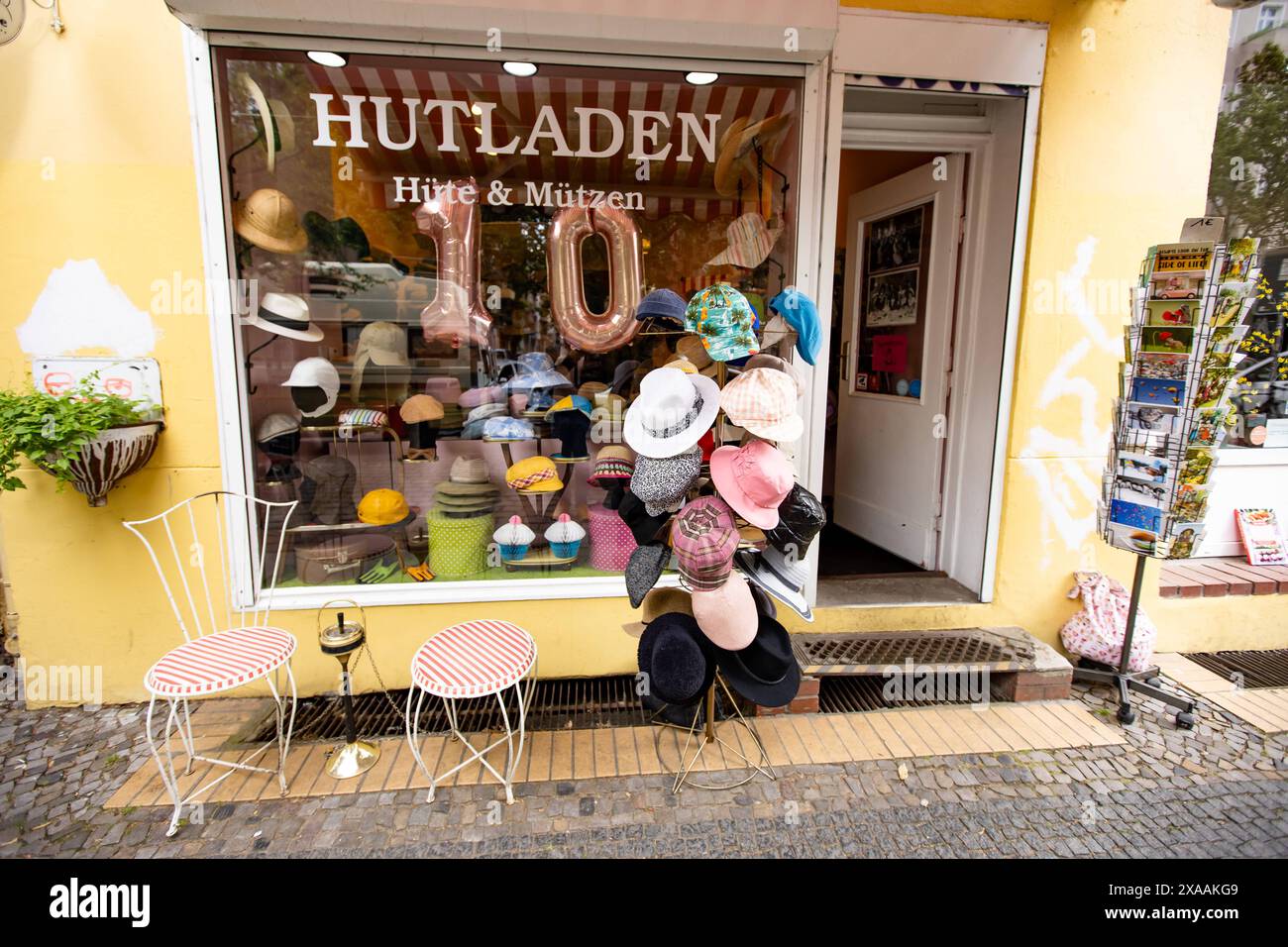 Der Hutladen Save the Cake in der Graefestrasse in Berlin am 28. Mai ...
