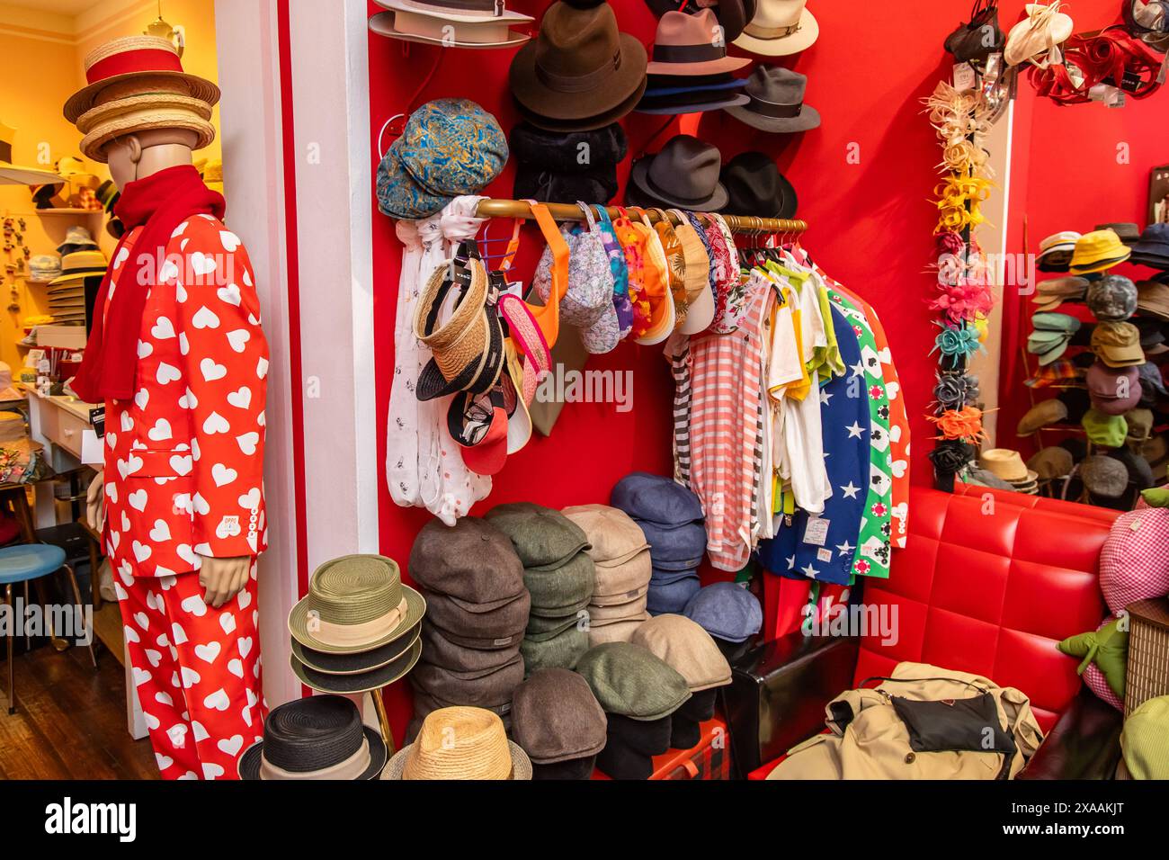 Der Hutladen Save the Cake in der Graefestrasse in Berlin am 28. Mai ...