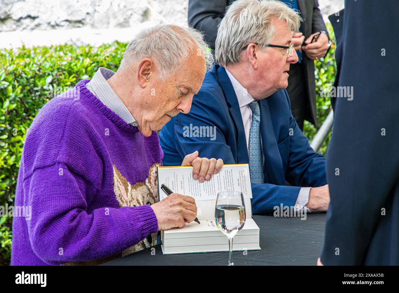 Robert hardman broadcaster hi-res stock photography and images - Alamy