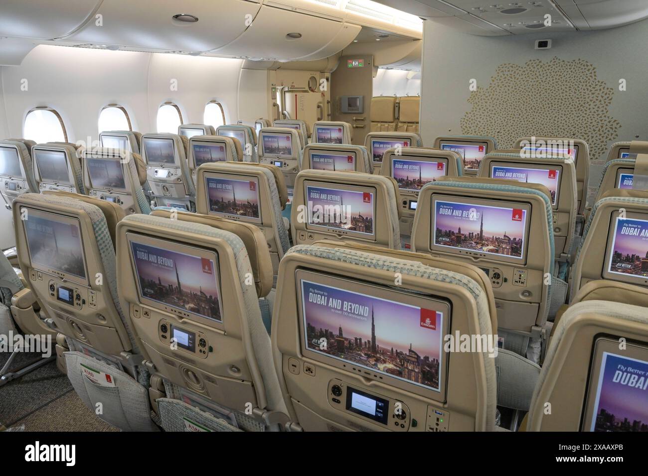 Economy Klasse, Emirates Airbus A380 *** Economy Class, Emirates Airbus ...