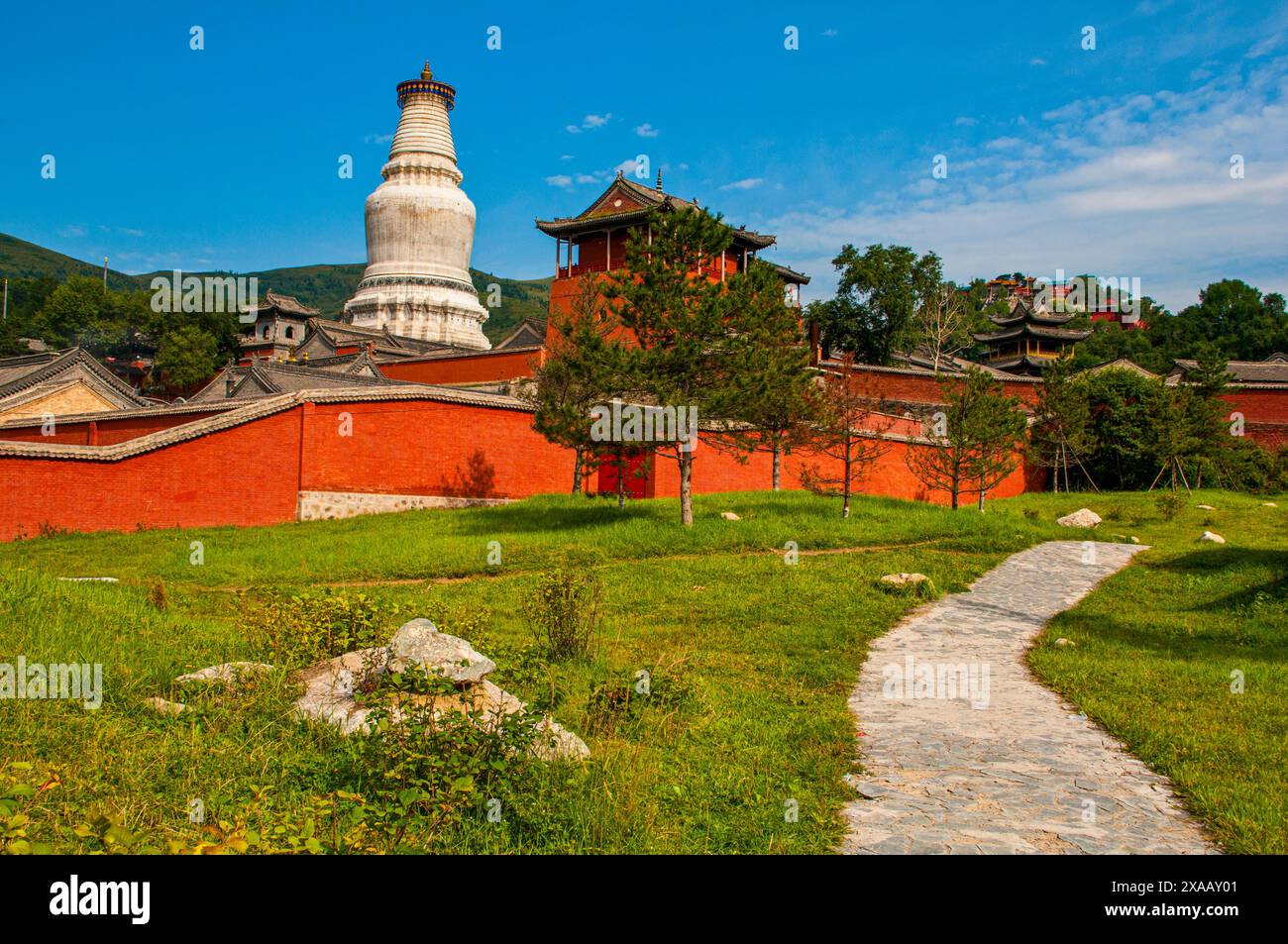 The monastery complex of Wudai Shan (Mount Wutai), UNESCO World ...