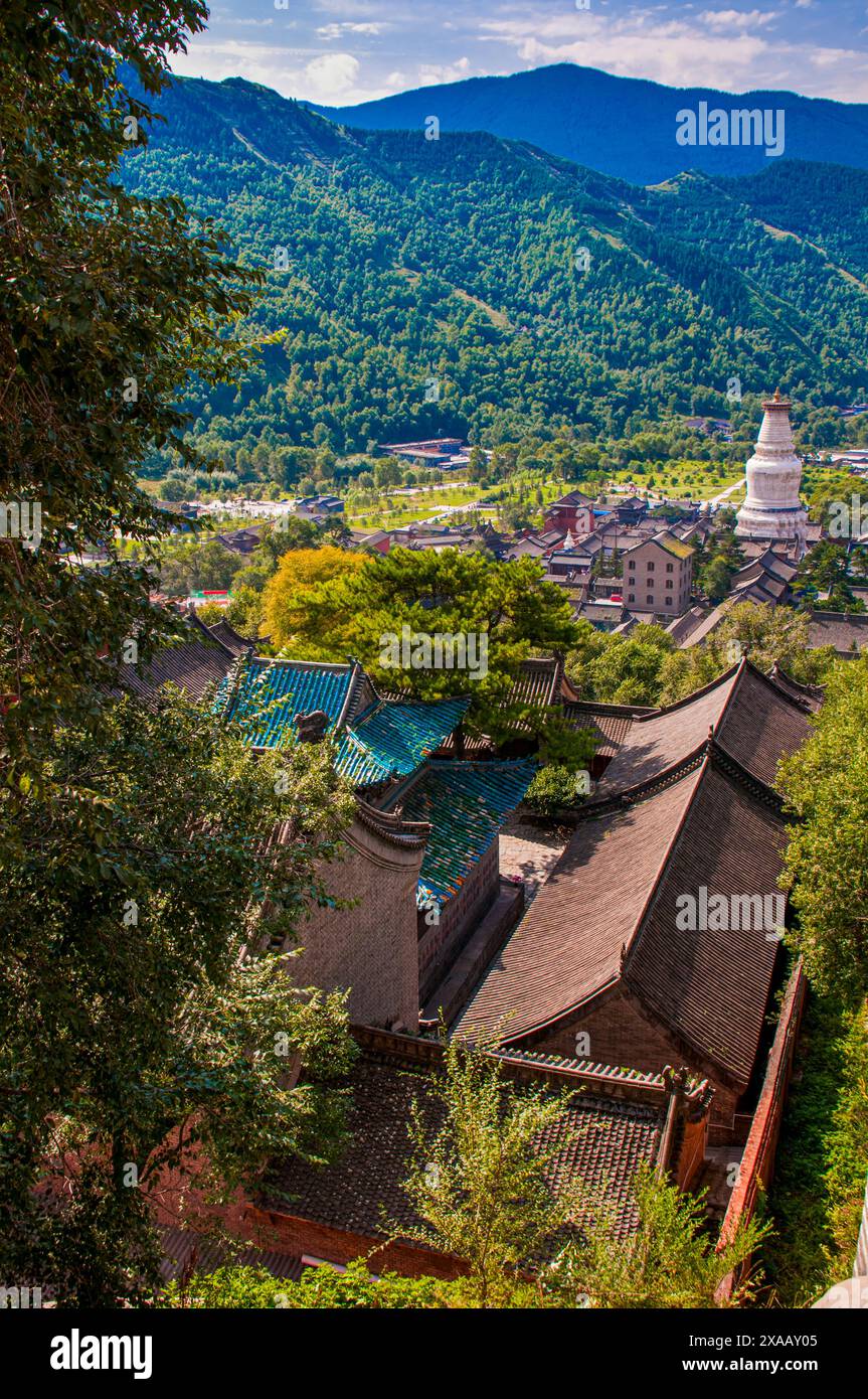 The monastery complex of Wudai Shan (Mount Wutai), UNESCO World ...