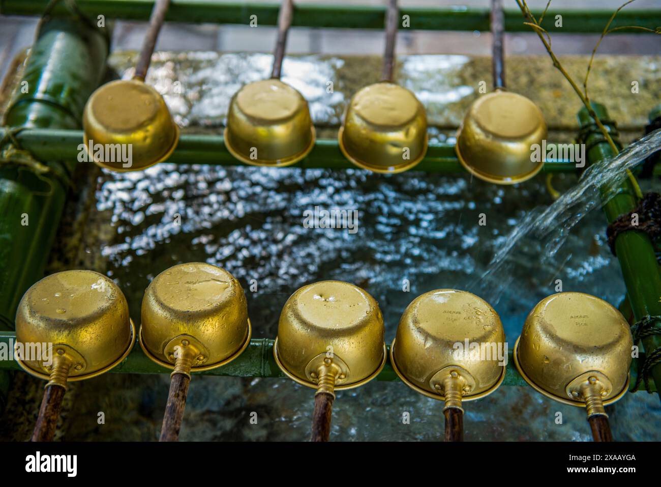 Water dipper, Futarasan Shrine, UNESCO World Heritage Site, Nikko ...