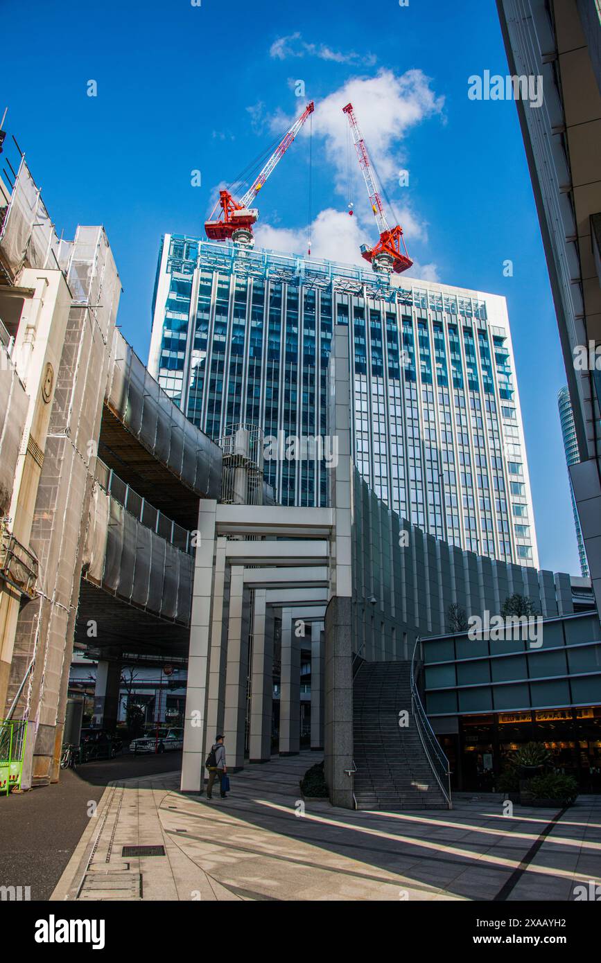 Construction site on top of a skyscraper, Roppongi Hills, Tokyo, Honshu ...