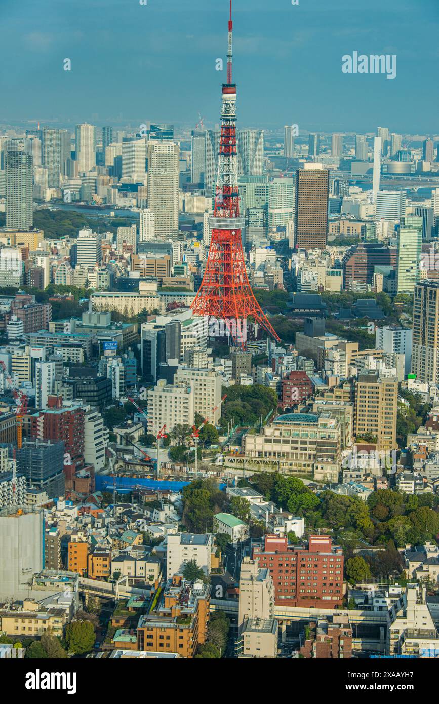View over Tokyo with the Tokyo Tower, from the Mori Tower, Roppongi ...