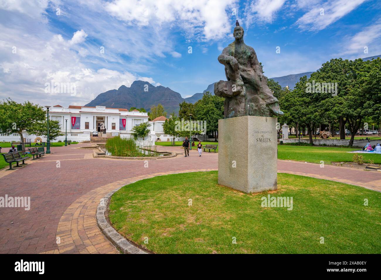 Jan christian smuts sculpture hi-res stock photography and images - Alamy