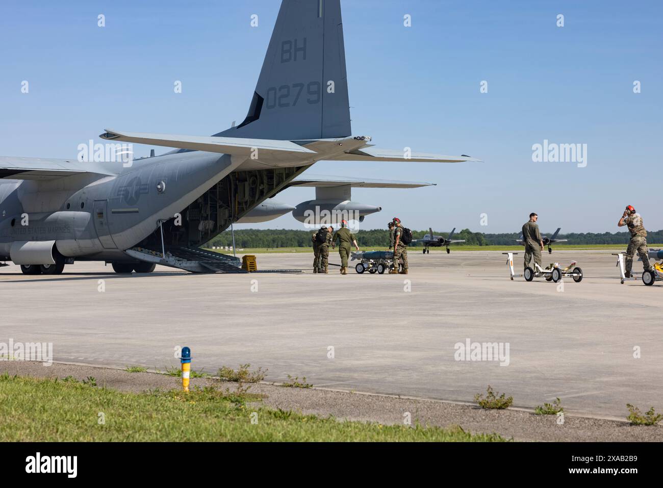 U.S. Marines with Marine Aerial Refueler Transport Squadron (VMGR) 252 ...