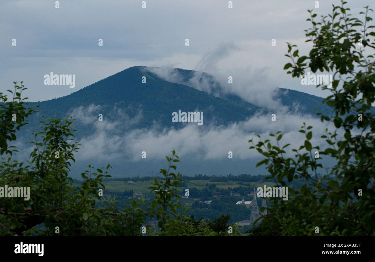 Mont saint anne and quebec hi-res stock photography and images - Alamy