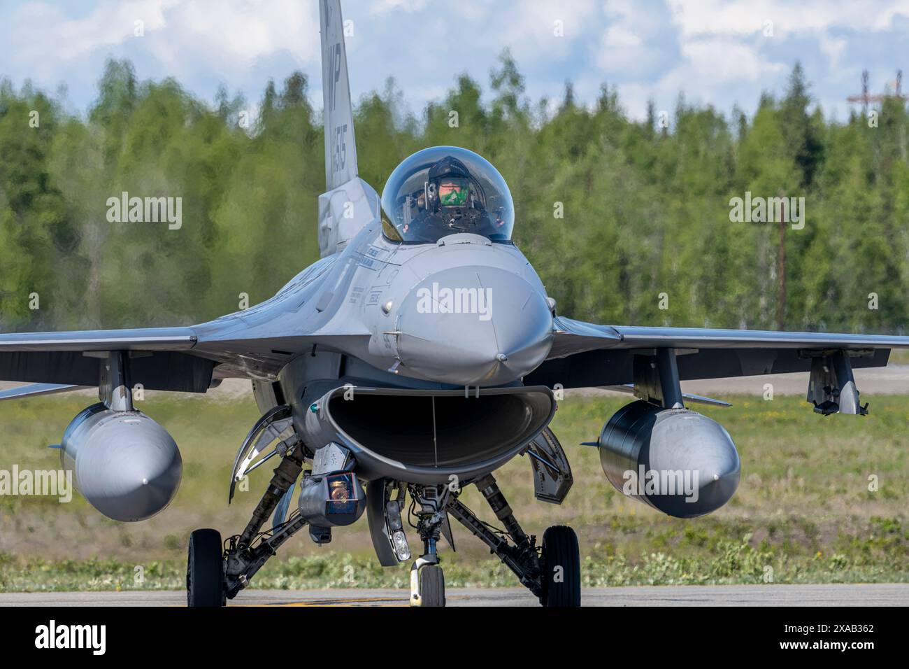 A U.S. Air Force F-16 Fighting Falcon assigned to the 35th Fighter ...