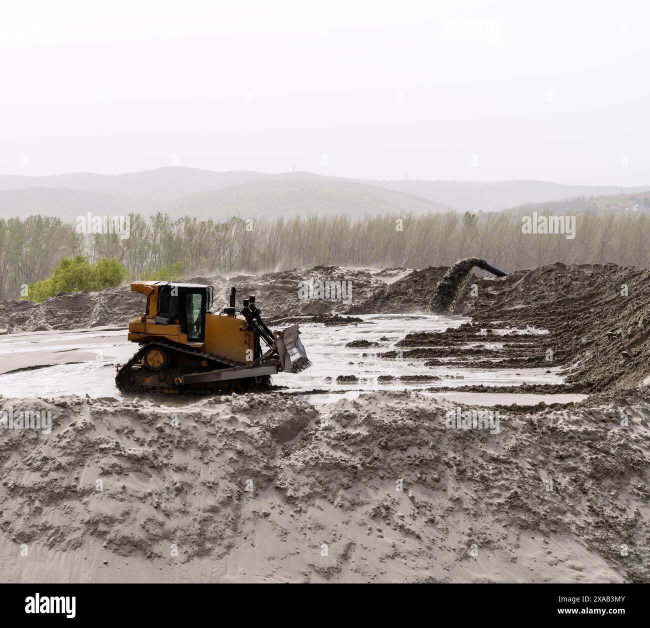Mining bulldozer hi-res stock photography and images - Alamy