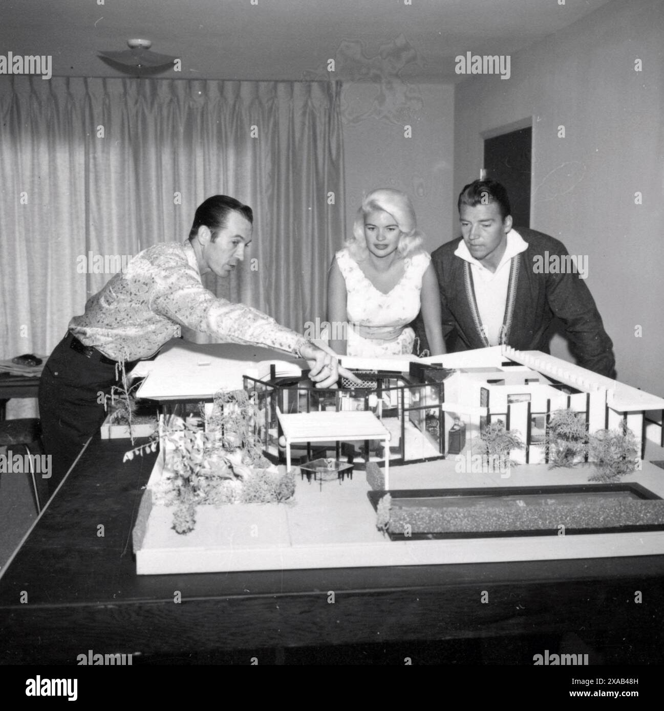 Circa 1959 - Los Angeles, California, USA - JAYNE MANSFIELD and MICKEY ...