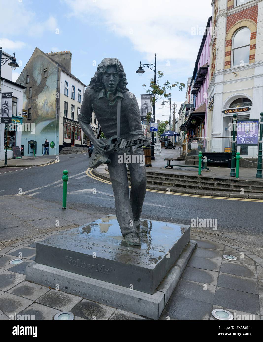 Rory gallagher statue hi-res stock photography and images - Alamy