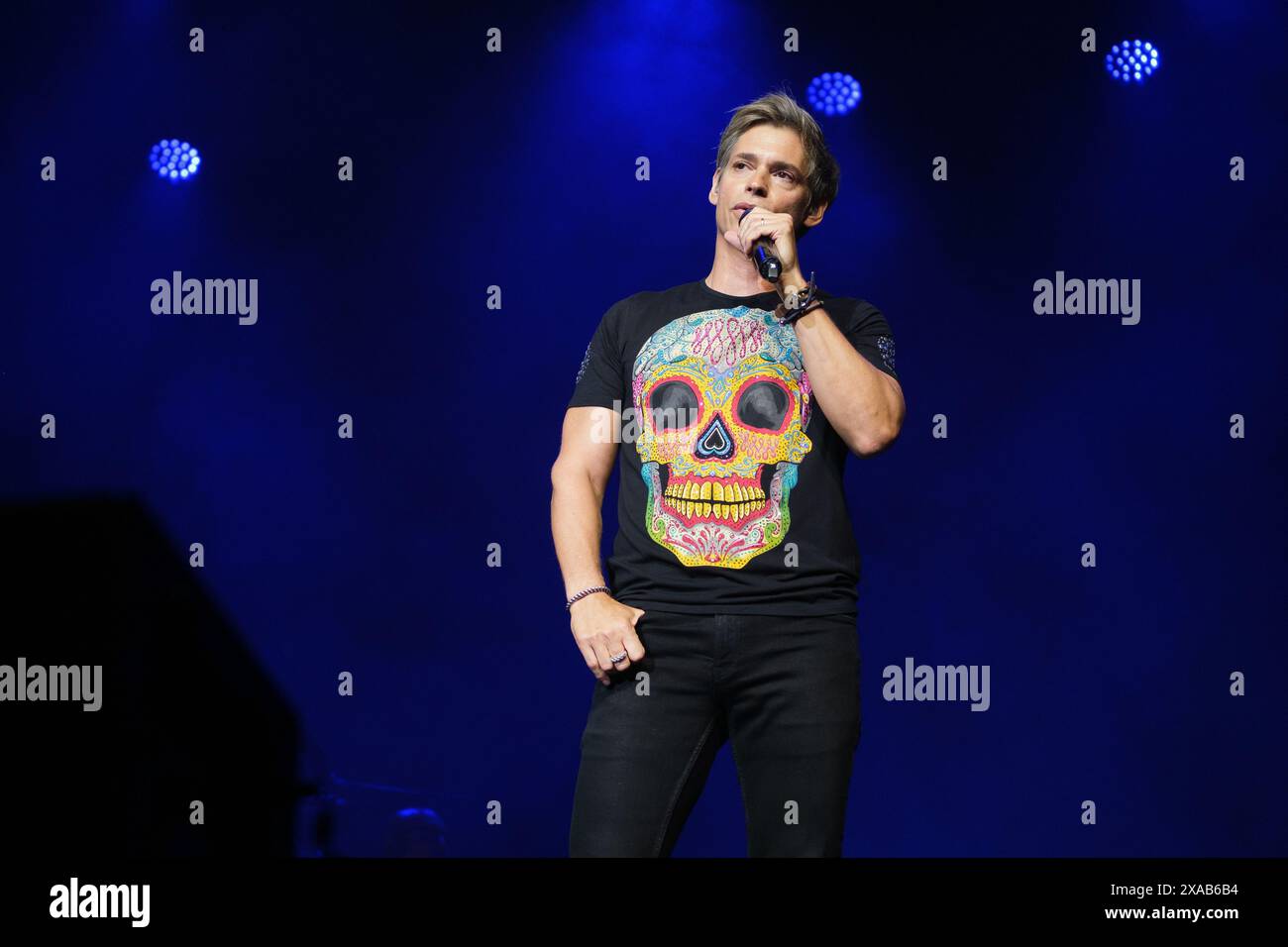 Venezuelan singer Carlos Baute performs during the 30 years in music ...