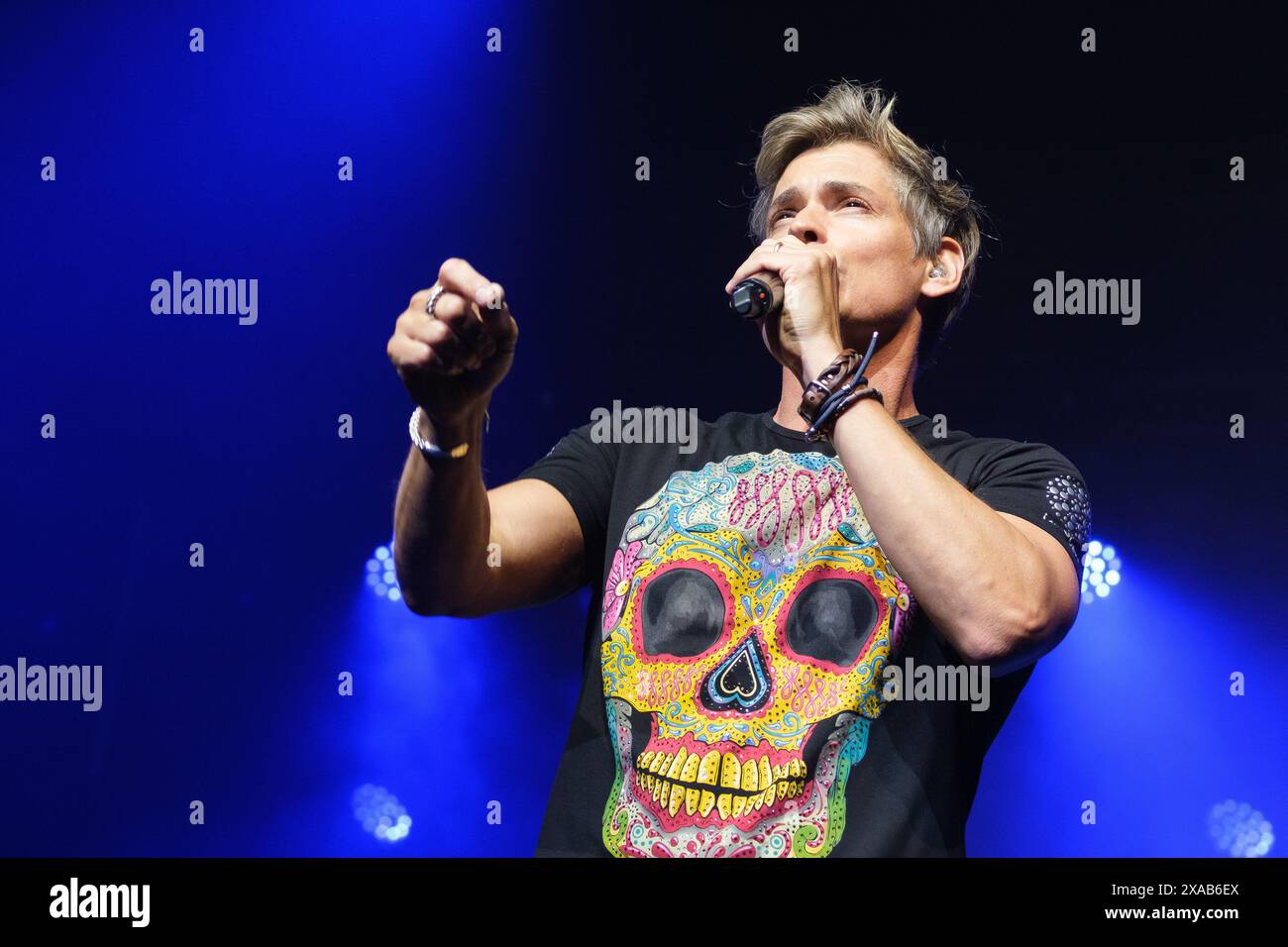 Venezuelan singer Carlos Baute performs during the 30 years in music ...