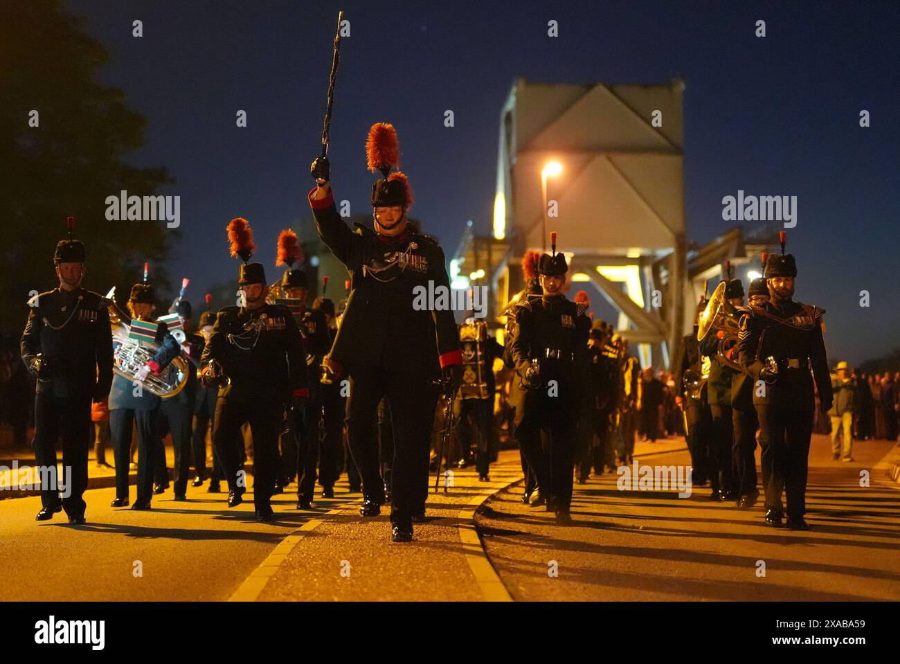 Serving paratroopers from the Parachute Regiment, the Rifles, the Army ...