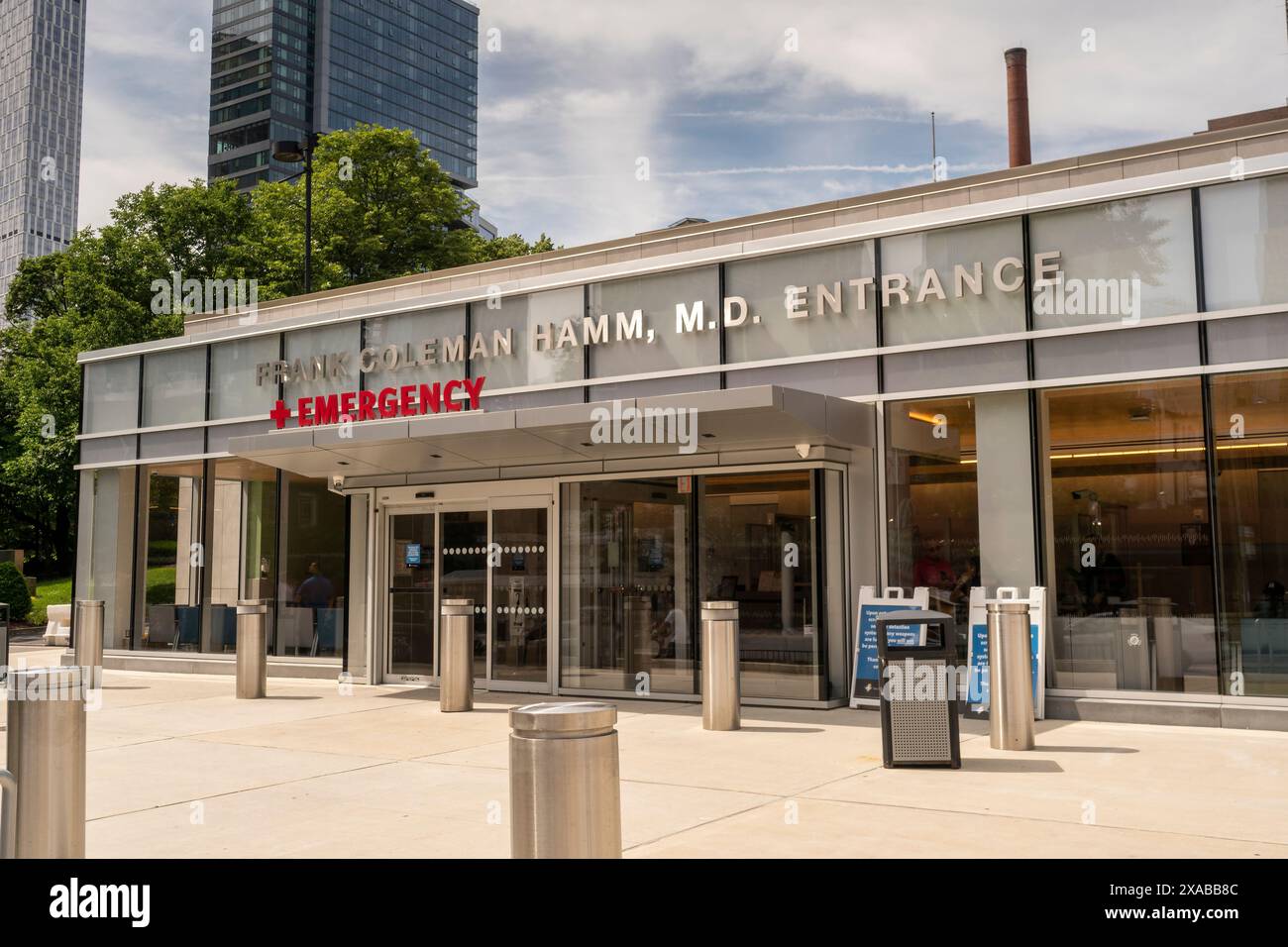 Emergency entrance to The Brooklyn Hospital Center in Fort Greene in ...