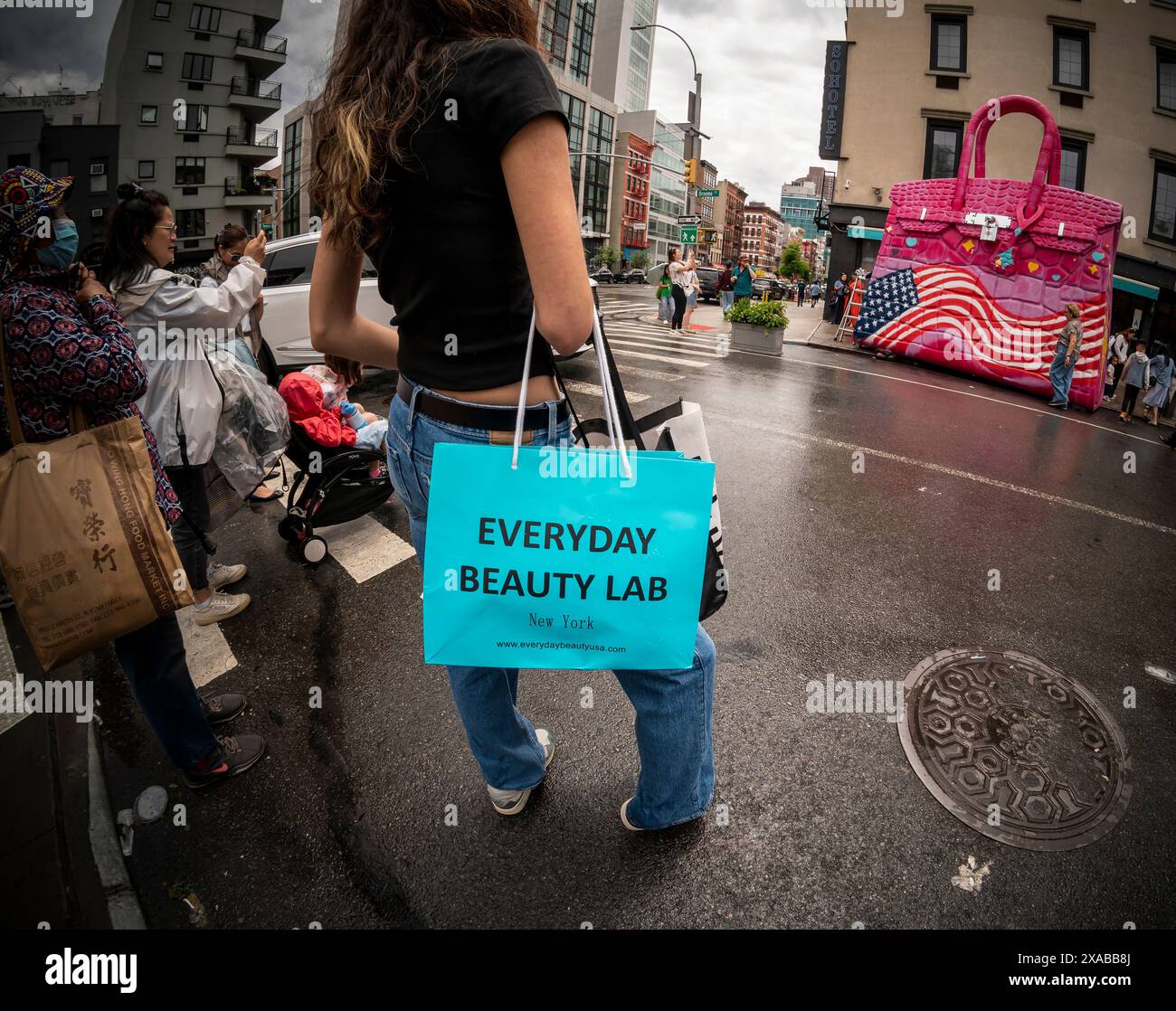Monday 27 may 2024 hi-res stock photography and images - Alamy