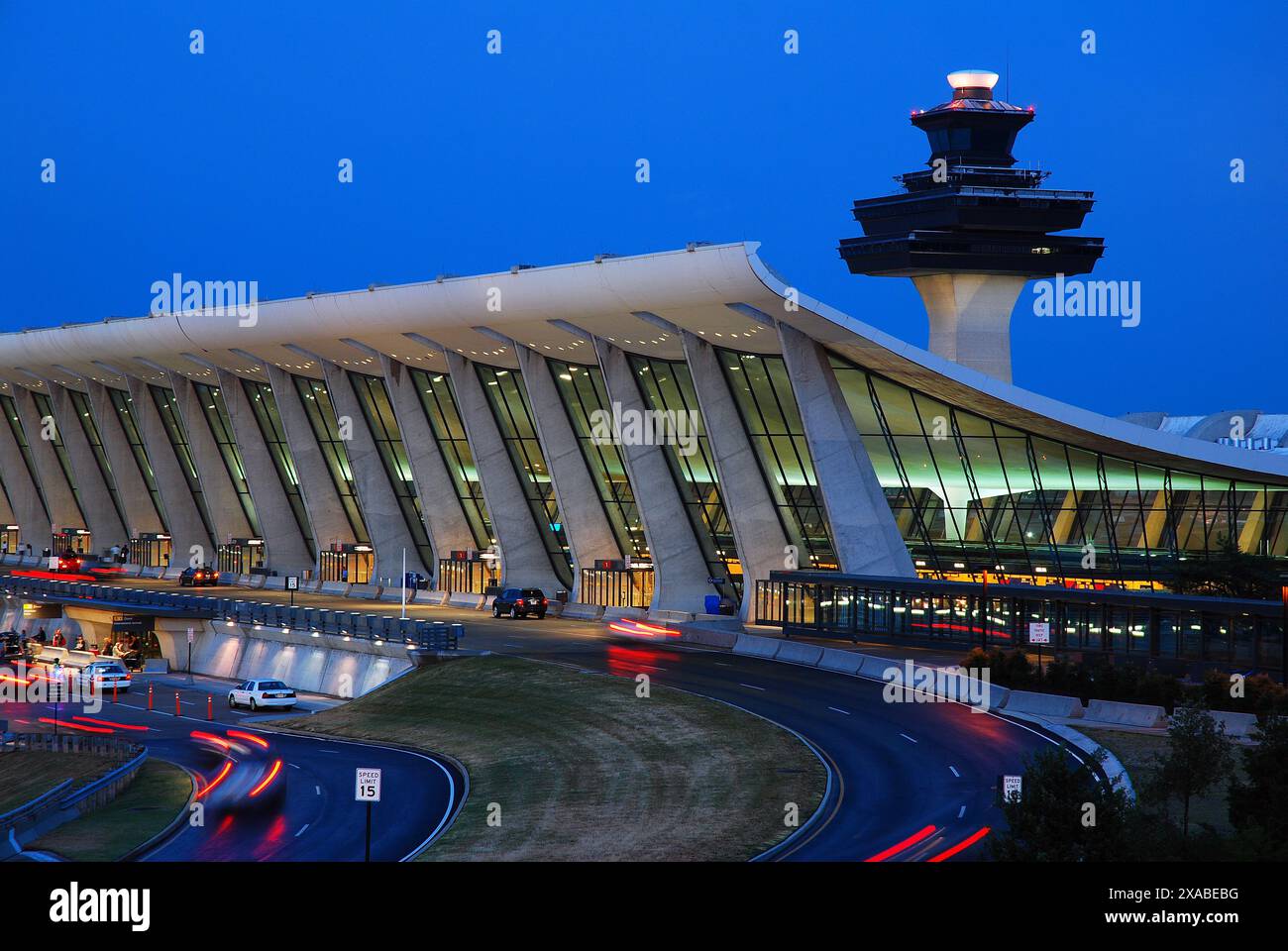 Dulles international airport historical hi-res stock photography and ...