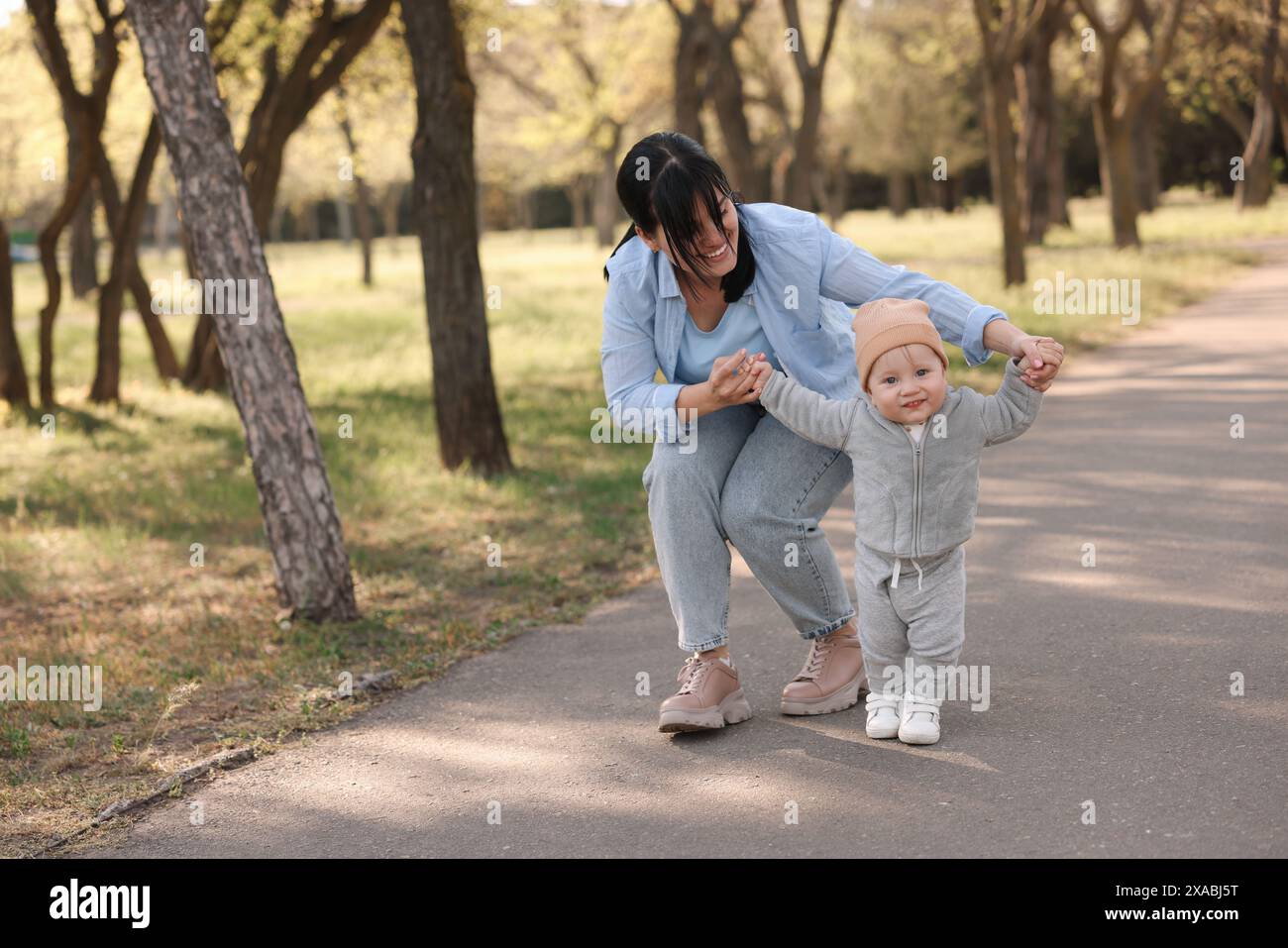 Supporting parent hi-res stock photography and images - Alamy