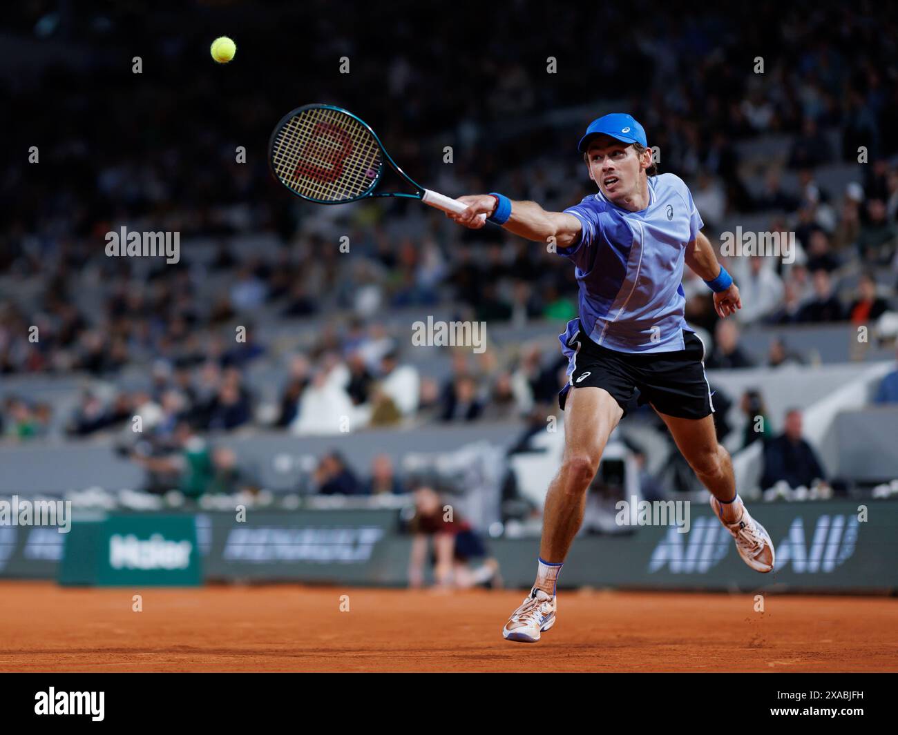 Alex de minaur aus plays alexander zverev ger hi-res stock photography ...